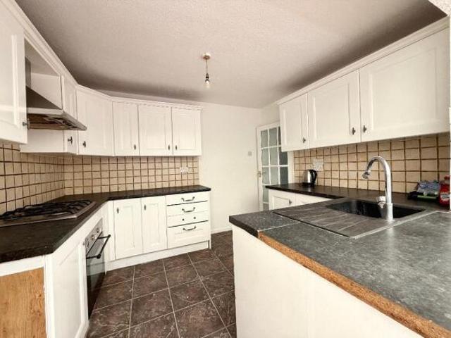 3 bedroom semi detached house for sale in Mendip Way, Sundon Park, Luton, Bedfordshire, LU3 3JJ, LU3