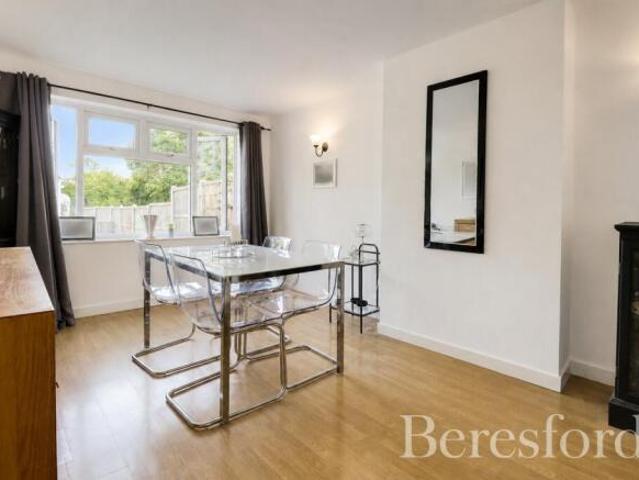 3 bedroom semi detached house for sale in Meadows Close, Ingrave, CM13