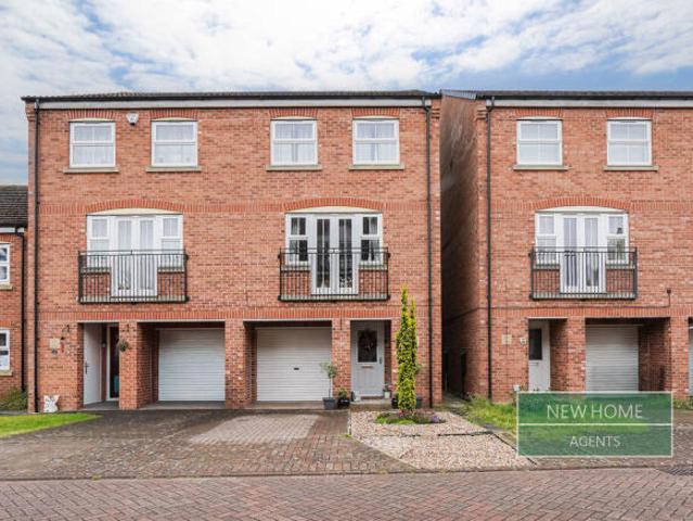 3 bedroom semi detached house for sale in Mercury Close, North Hykeham, Lincoln, LN6 9FH, LN6