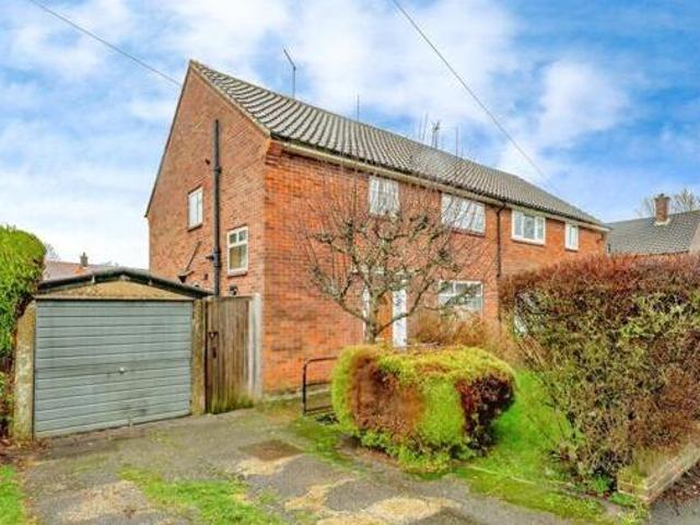 3 Bedroom Semi detached House For Sale In Merstham