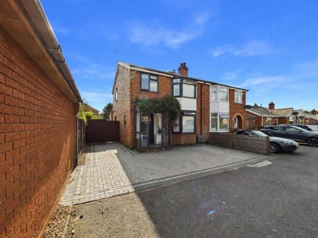 3 bedroom semi detached house for sale in Minett Avenue, Rushwick, Worcester, WR2