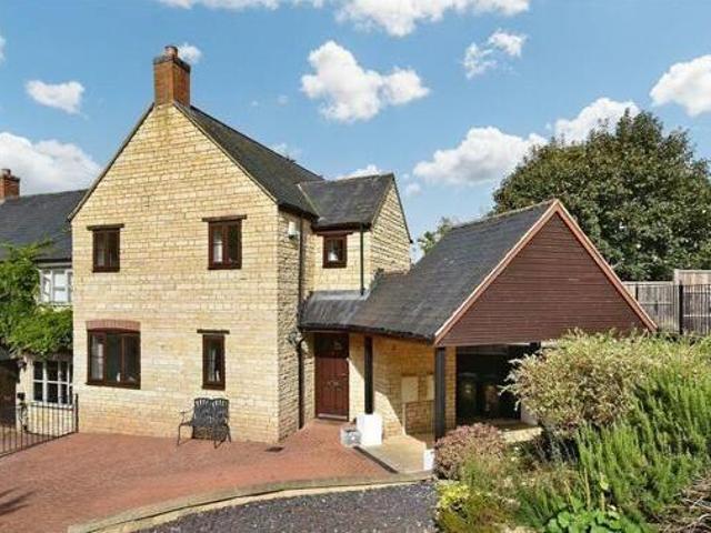 3 Bedroom Semi detached House For Sale In Middleton