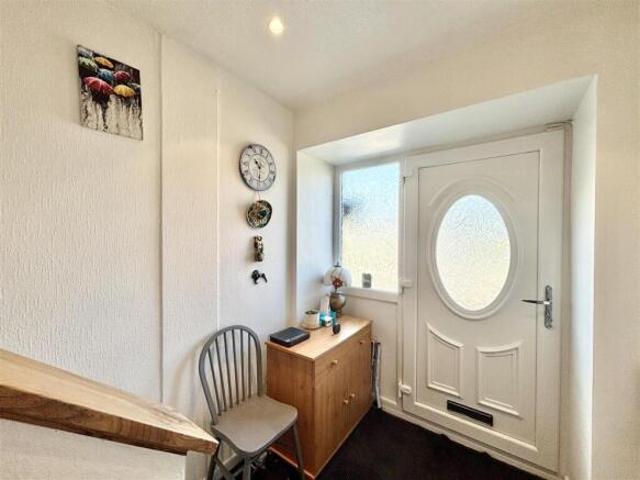 3 bedroom semi detached house for sale in Middlebrook View, Bradford 8, BD8