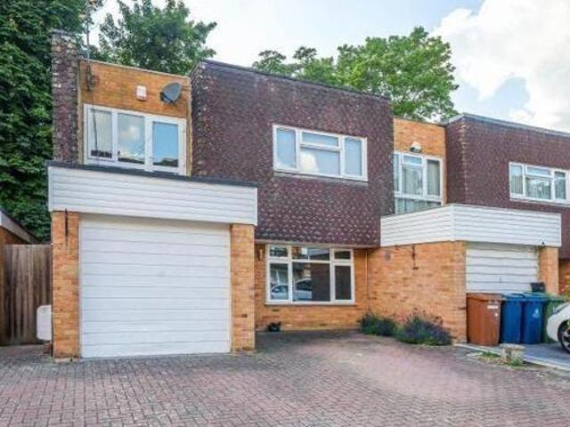 3 Bedroom Semi detached House For Sale In Middlesex