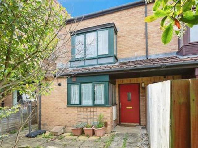 3 Bedroom Semi detached House For Sale In Milton Keynes, Buckinghamshire