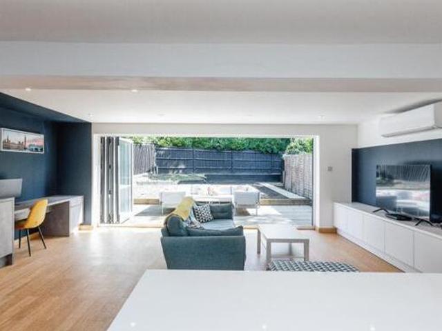 3 Bedroom Semi detached House For Sale In Milton Keynes, Buckinghamshire