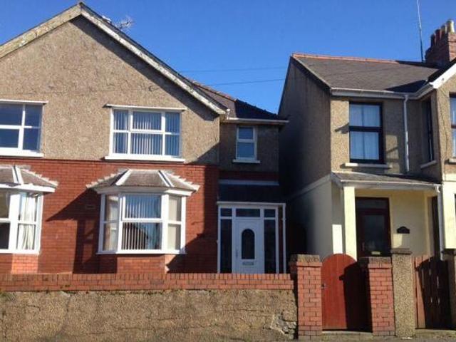3 Bedroom Semi detached House For Sale In Milford Haven, Pembrokeshire