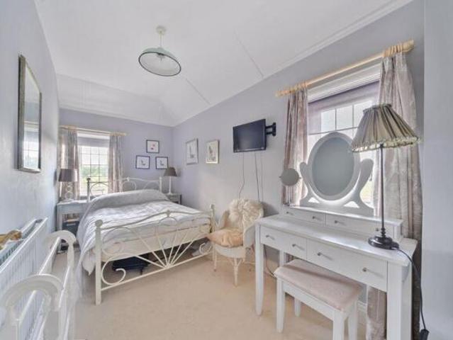 3 bedroom semi detached house for sale in Moor Hill, Hawkhurst, TN18