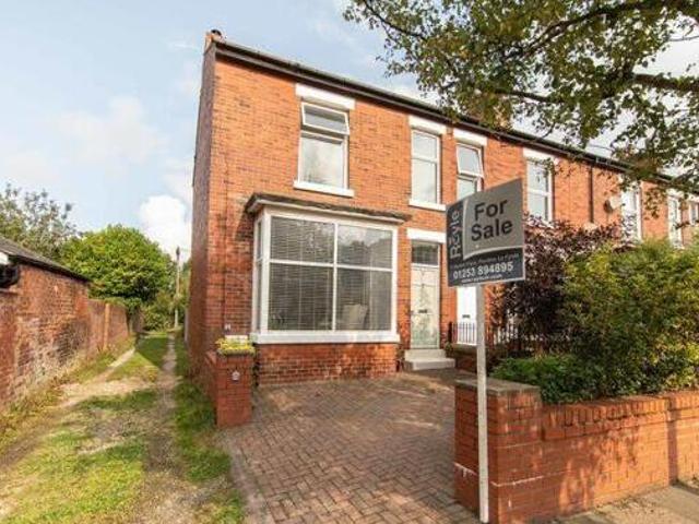 3 Bedroom Semi detached House For Sale In Moorland Avenue