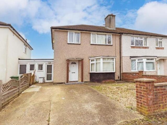 3 bedroom semi detached house for sale in Moreton Way, Slough, Berkshire, SL1