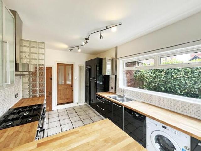 3 bedroom semi detached house for sale in Morley Avenue, Mapperley, Nottingham, NG3