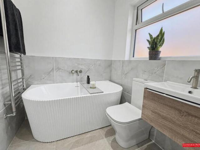 3 bedroom semi detached house for sale in Moy Avenue, Eastbourne, BN22 8UQ, BN22