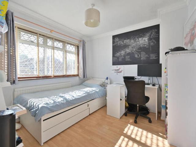 3 bedroom semi detached house for sale in Mutchetts Close, Watford, Garston, WD25