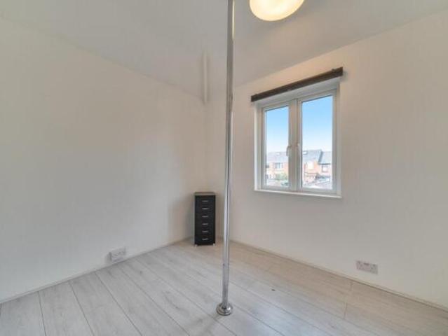 3 bedroom semi detached house for sale in Myrtle Road, Exeter, EX4