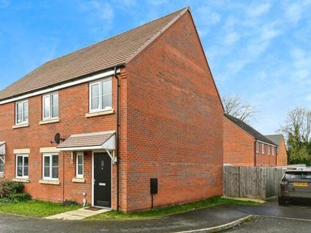 3 Bedroom Semi detached House For Sale In Narborough, King´s Lynn