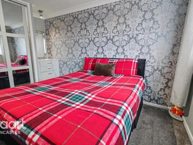 3 bedroom semi detached house for sale in Nearfield Road, Bessacarr, Doncaster, DN4