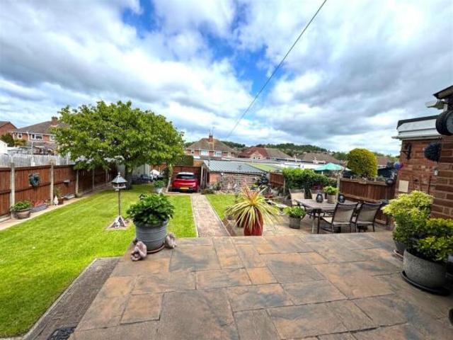3 bedroom semi detached house for sale in Newtown Road, Worcester, WR5