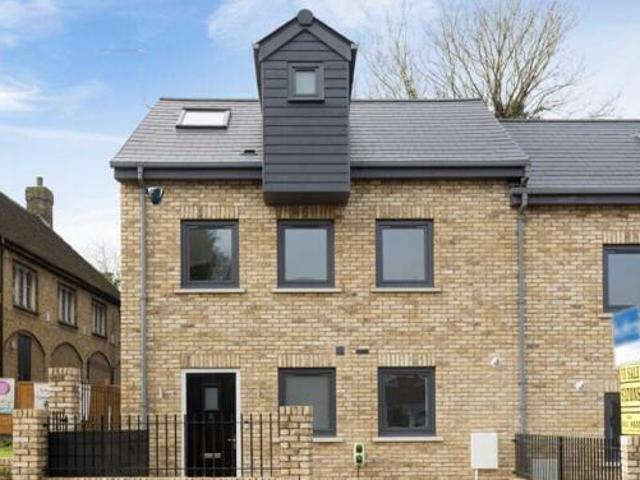 3 Bedroom Semi detached House For Sale In New Barnet, Hertfordshire