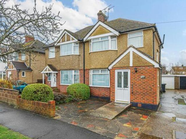 3 Bedroom Semi detached House For Sale In New Haw