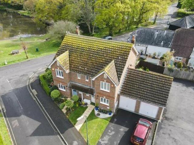 3 Bedroom Semi detached House For Sale In New Milton, Hampshire