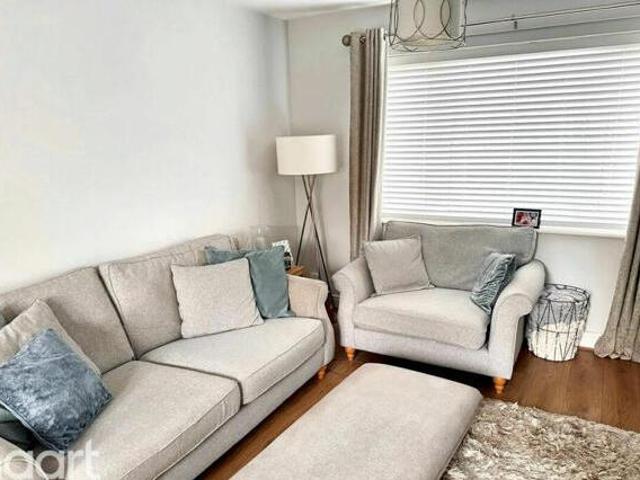 3 Bedroom Semi detached House For Sale In New Rossington