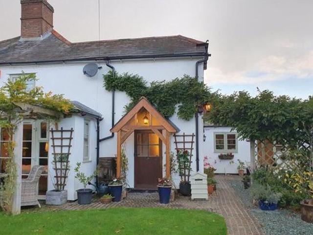 3 Bedroom Semi detached House For Sale In Newbury, Hampshire