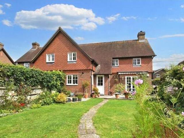 3 Bedroom Semi detached House For Sale In Newbury, Hampshire