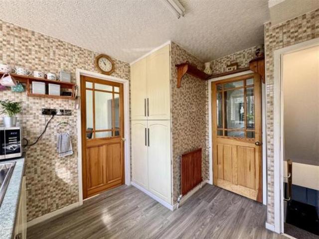 3 bedroom semi detached house for sale in Newsome Road, Newsome, Huddersfield, HD4 6ND, HD4