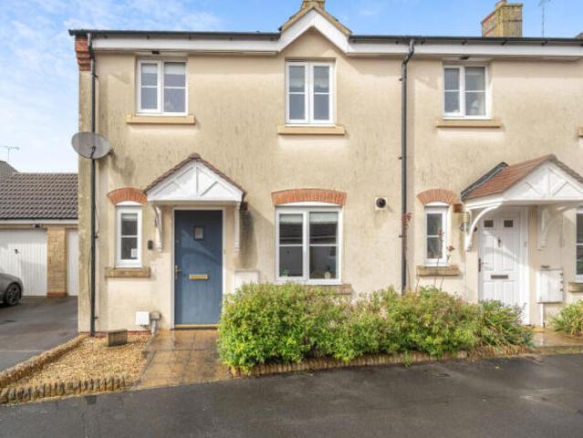 3 bedroom semi detached house for sale in Newson Road, Taw Hill, Swindon, SN25