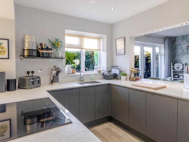 3 bedroom semi detached house for sale in North Western Avenue, Watford, WD24