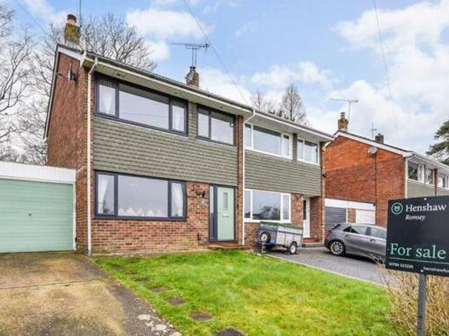 3 Bedroom Semi detached House For Sale In North Baddesley