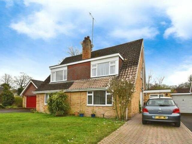 3 Bedroom Semi detached House For Sale In North Baddesley, Southampton