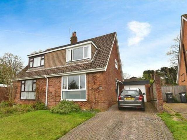 3 Bedroom Semi detached House For Sale In North Baddesley, Southampton