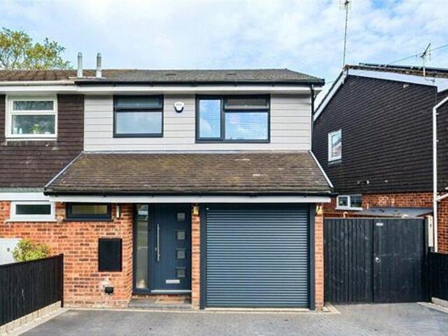 3 Bedroom Semi detached House For Sale In North Baddesley, Southampton