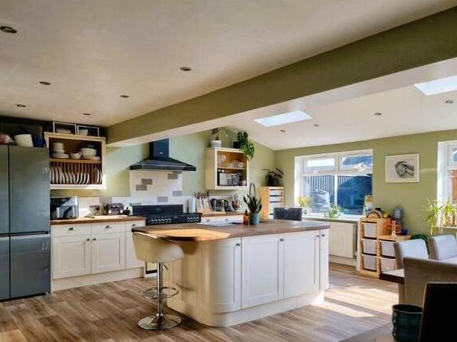 3 Bedroom Semi detached House For Sale In North Cove