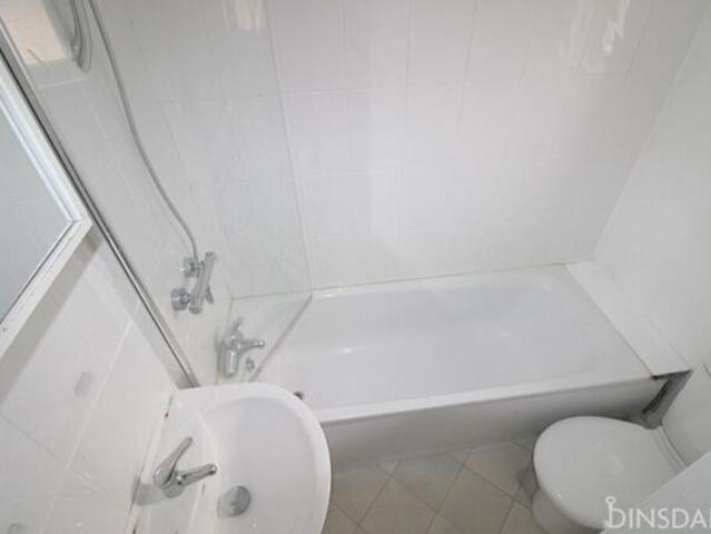 3 bedroom semi detached house for sale in North Cliffe Avenue, Thornton, Bradford, BD13