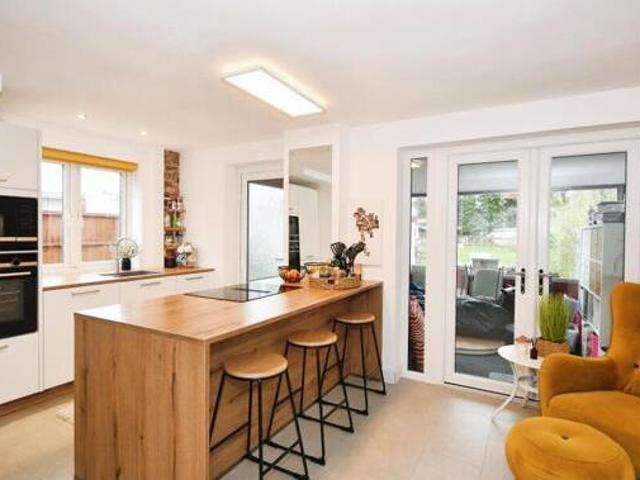3 Bedroom Semi detached House For Sale In North Hykeham, Lincoln