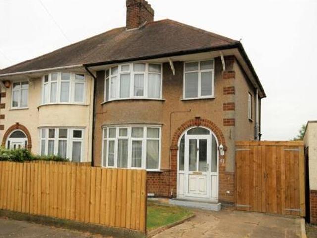 3 Bedroom Semi detached House For Sale In Northampton