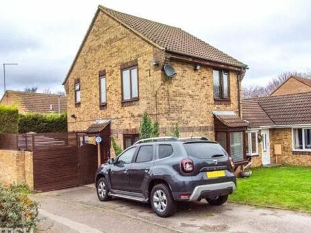 3 Bedroom Semi detached House For Sale In Northampton