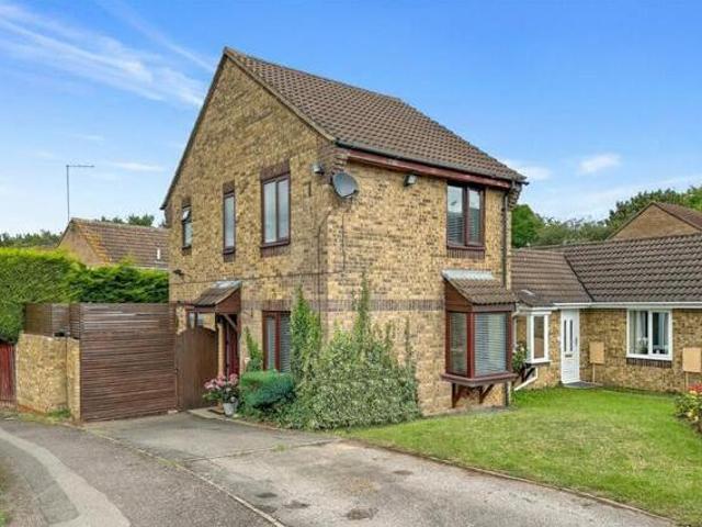 3 Bedroom Semi detached House For Sale In Northampton