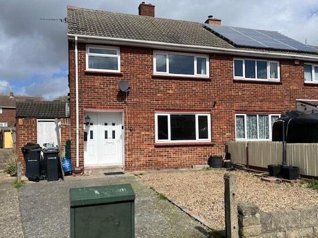 3 Bedroom Semi detached House For Sale In Northfleet, Gravesend