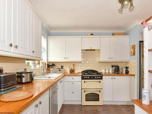 3 Bedroom Semi detached House For Sale In Northfleet, Gravesend