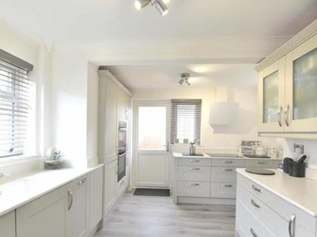 3 Bedroom Semi detached House For Sale In Northway, Tewkesbury