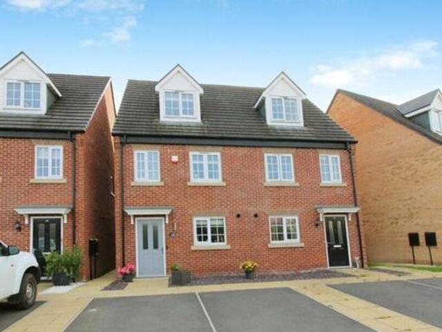 3 Bedroom Semi detached House For Sale In Normanton, West Yorkshire