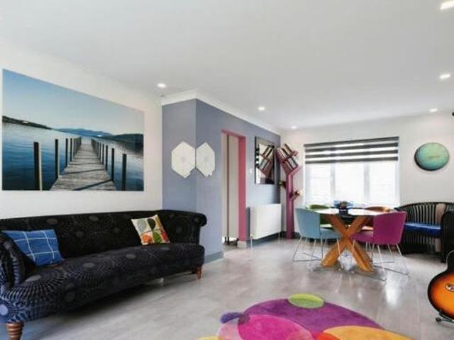 3 Bedroom Semi detached House For Sale In Normanton, West Yorkshire