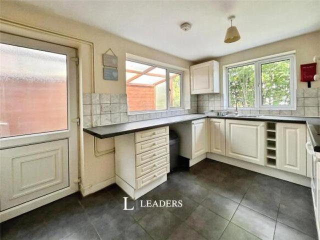 3 bedroom semi detached house for sale in Nottingham Road, New Basford, Nottingham, NG7