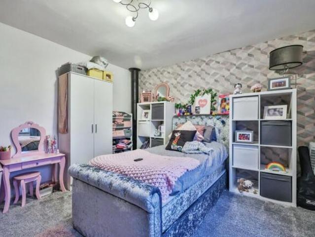 3 bedroom semi detached house for sale in Nuthall Road, Nottingham, NG8