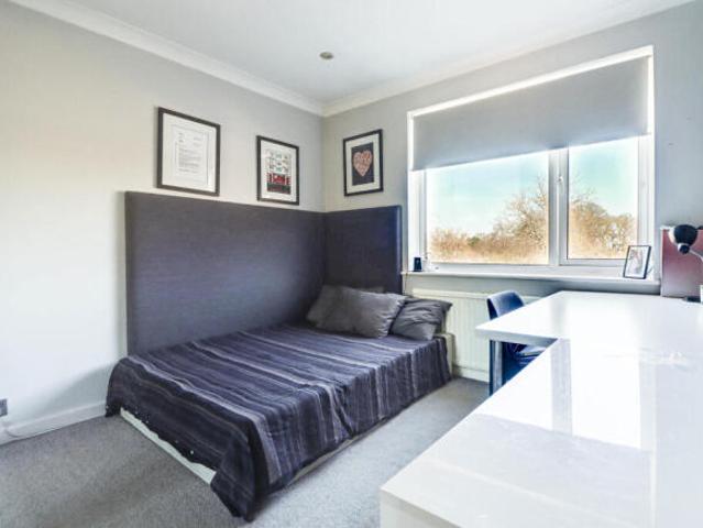 3 bedroom semi detached house for sale in Oakwood Drive, St. Albans, AL4