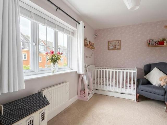 3 bedroom semi detached house for sale in Oak Drive, Harrogate, HG1
