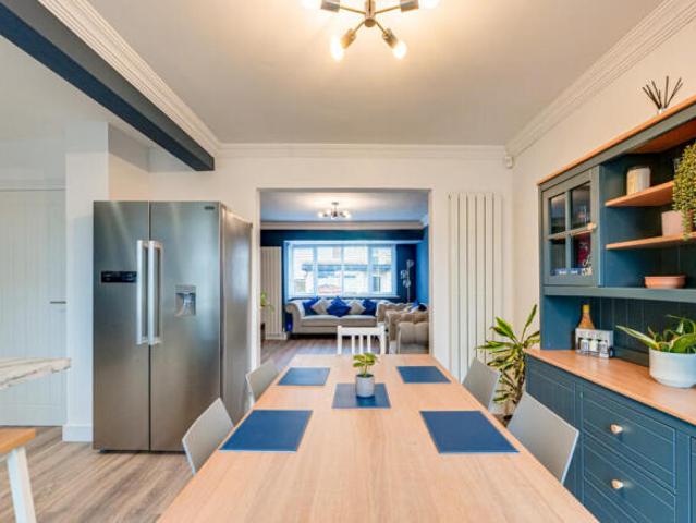 3 bedroom semi detached house for sale in Oaken Grange Drive, Southend on sea, SS2